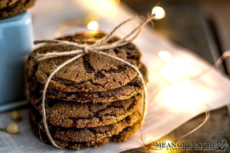 Irresistible Molasses Cookies: A Delightful Combination of Flavors